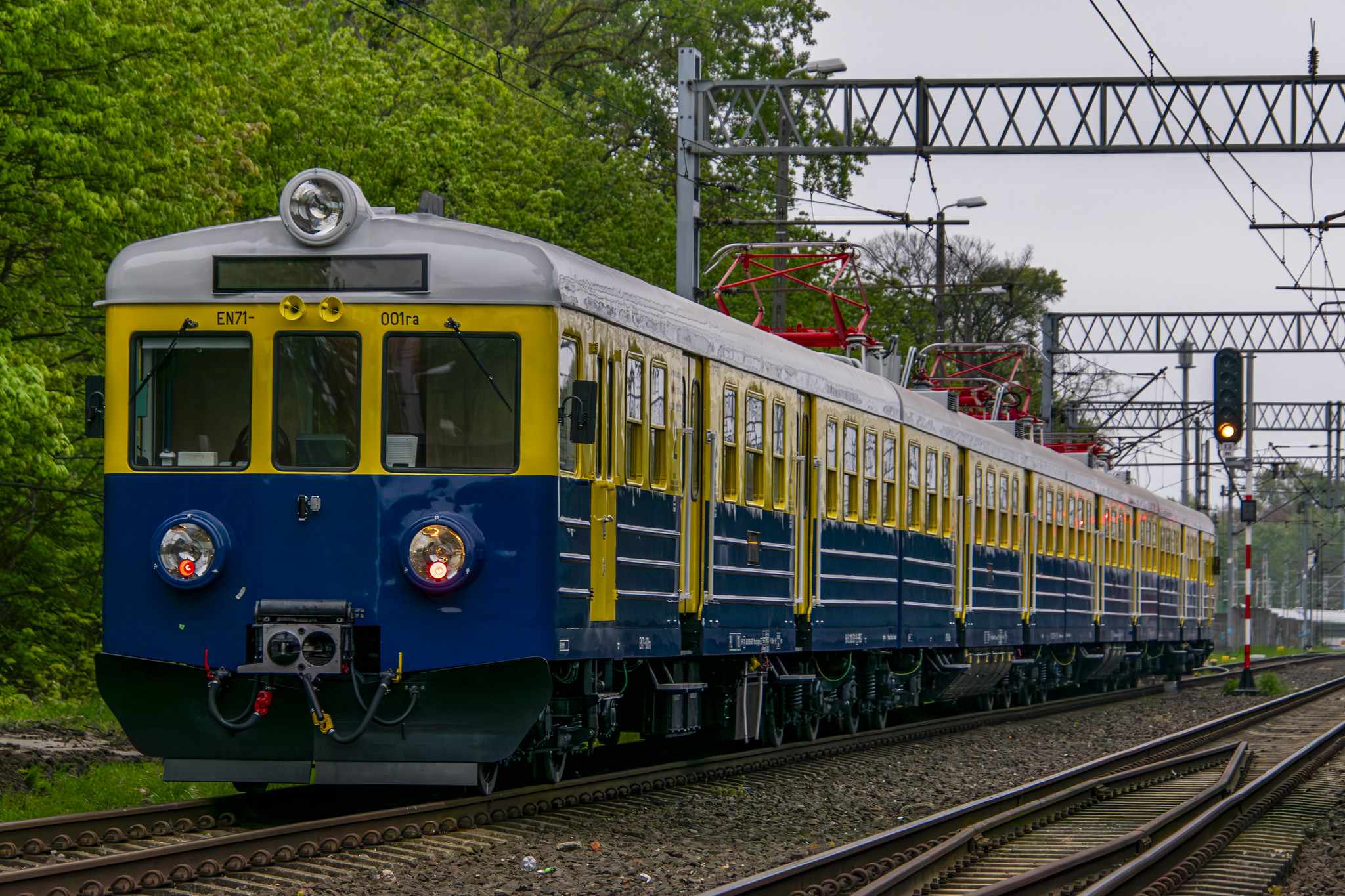 EN71-001 ponownie w barwach fabrycznych! - Portal Ilostanu Pojazdów ...